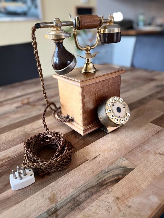 Telefon aus Holz in einem antiken Vintage Style | Kaufen auf Ricardo