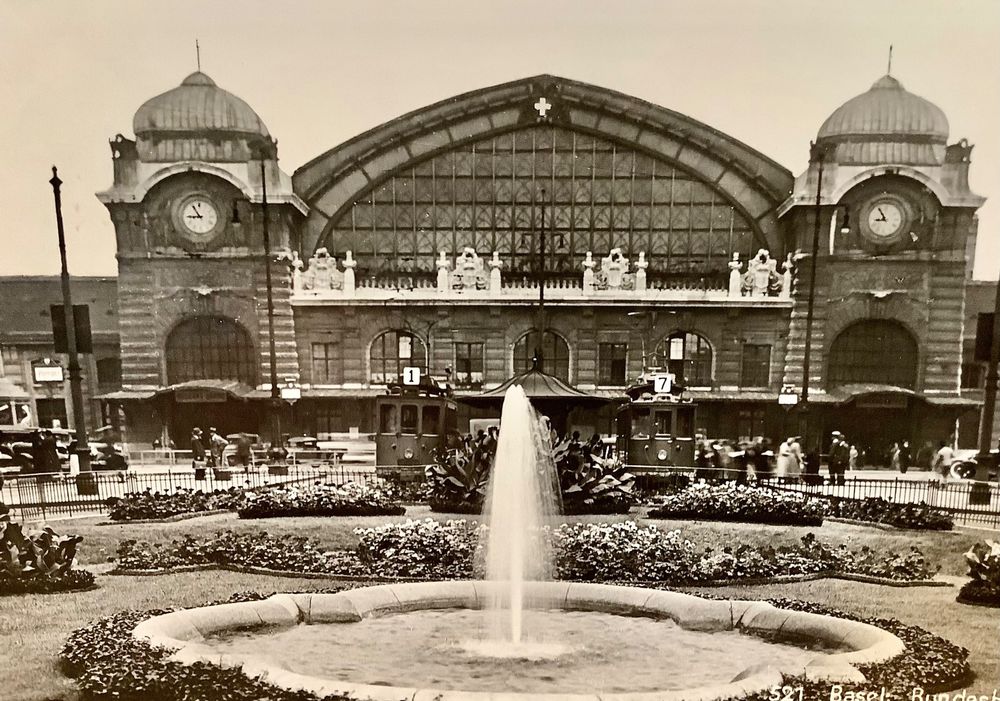 1940 - Alte Foto AK - Bundesbahnhof Basel - Tram - Oldtimer (Gebraucht) in Root für CHF 1 – mit ...