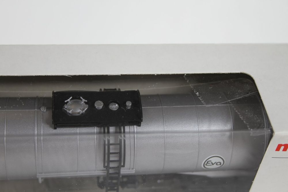 Märklin 4757 DB Eva Tankwagen (Gebraucht) in Triesen für CHF 32 – mit ...