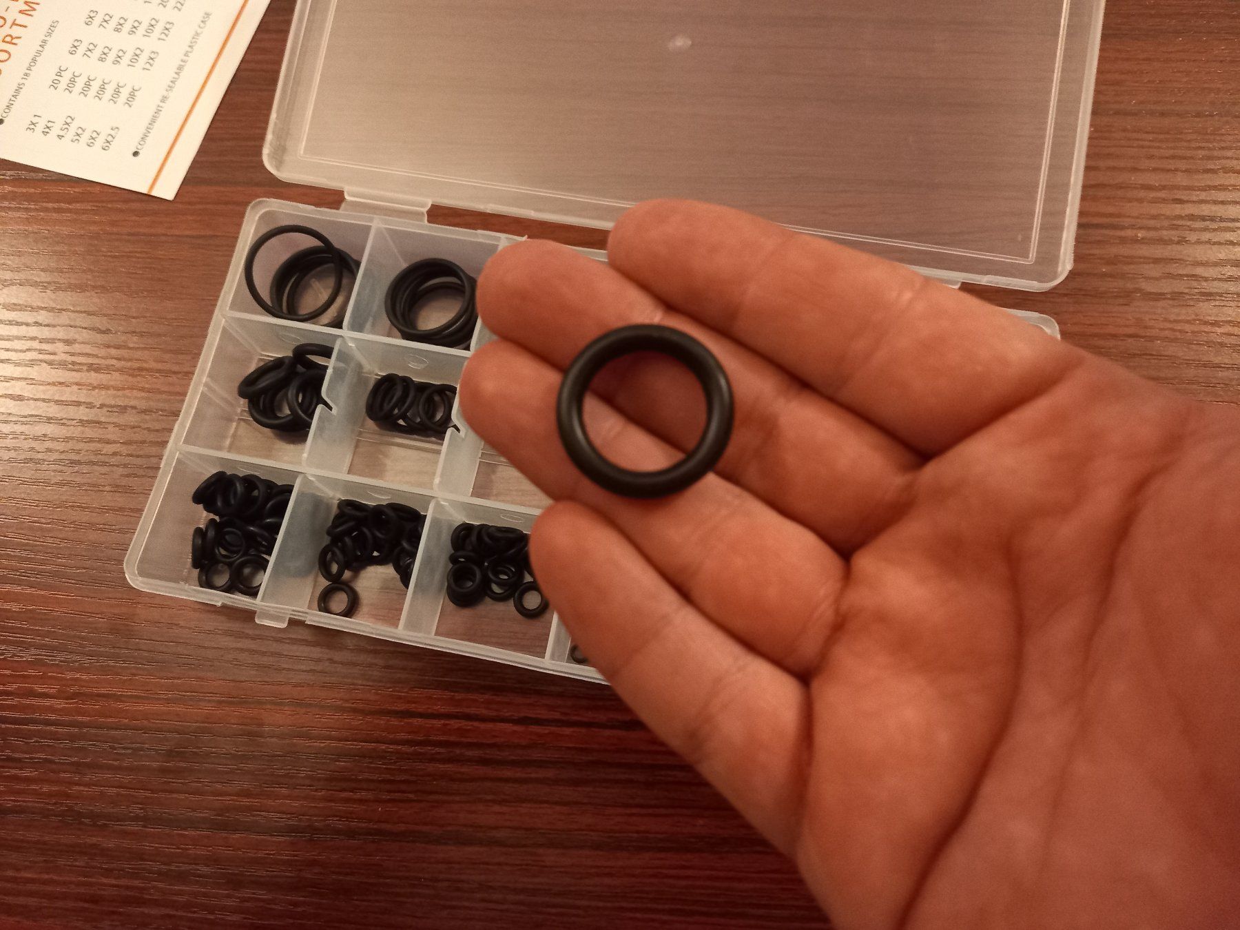 Box mit 740 Dichtungsscheiben Nylon - rondelles d'étanchéité (Neu und ...