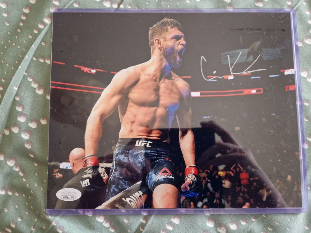 Photo dédicacée Calvin KATTAR de l'UFC. certification JSA (Neuf avec ...