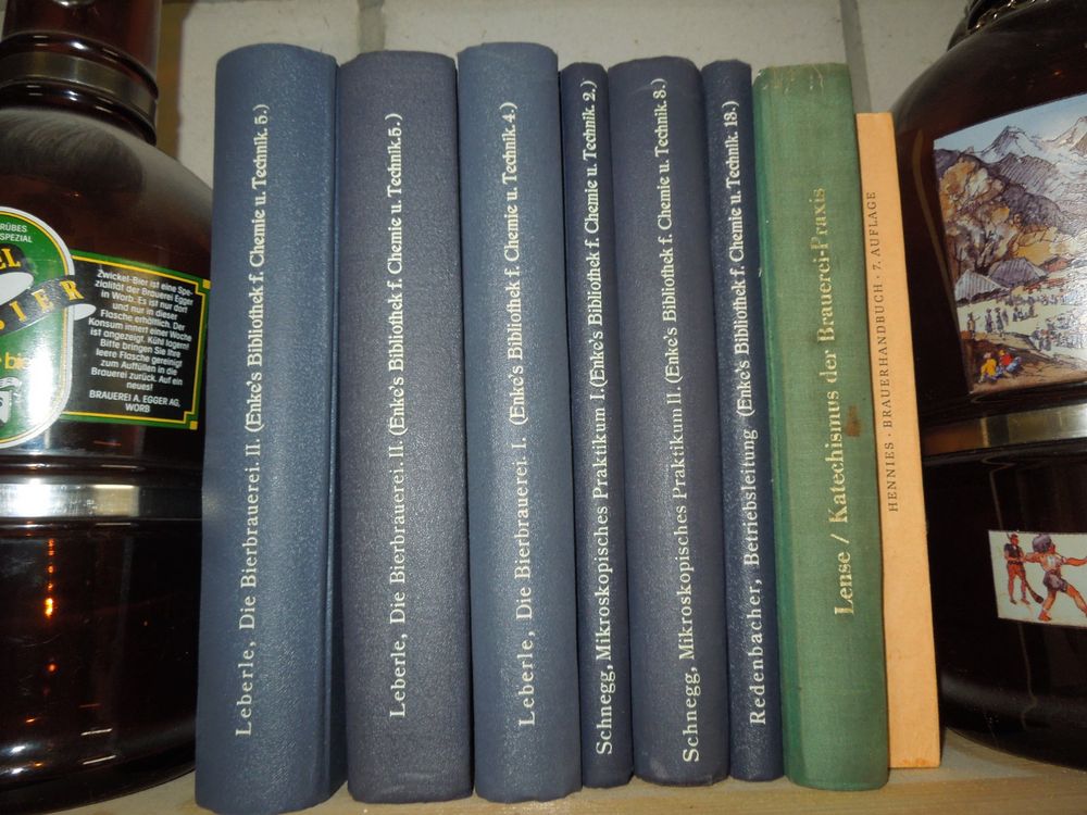 Sammlung Bierflaschen Bügel / Krüge Pin und Bücher (Gebraucht) in ...