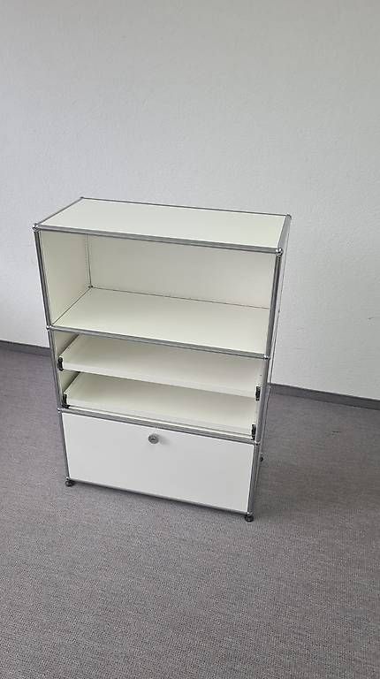 USM Haller Regal / Sideboard weiss, abschliessbar (Gebraucht) in Gwatt ...