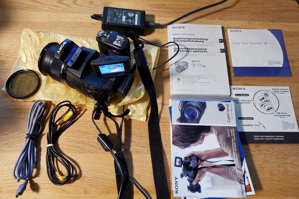 Sony dsc-r1 (Gebraucht) in scuol für CHF 70 – mit Lieferung auf Ricardo kaufen