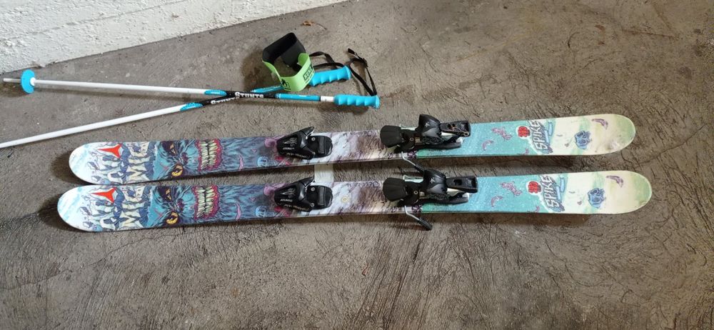 Ski mit Bindung und Skistöcken (Gebraucht) in Riehen für CHF 12 – nur ...