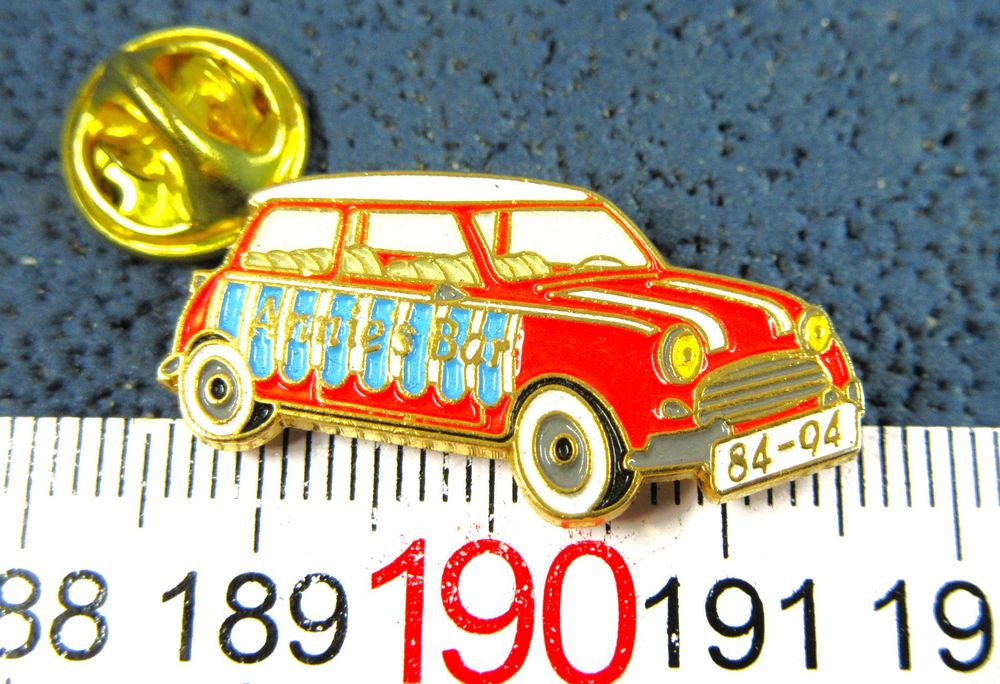 MINI AUTO PIN GEPRÄGT GOLDIG VINTAGE (Gebraucht) in Ettingen für CHF 4. ...