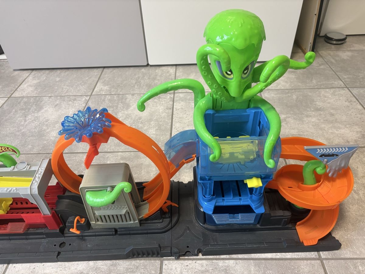 Hot Wheels City Color Reveal Ultimative Auto-Waschanlage (Gebraucht) in ...