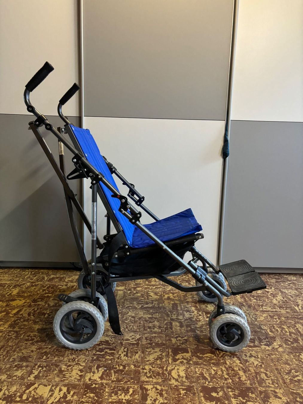 Eco Buggy Poussette canne pliante pour enfant avec handicap (Gebraucht ...
