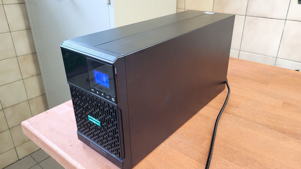 USV HPE T1500 G5 (Gebraucht) in Rosshäusern für CHF 16 – nur Abholung auf Ricardo kaufen