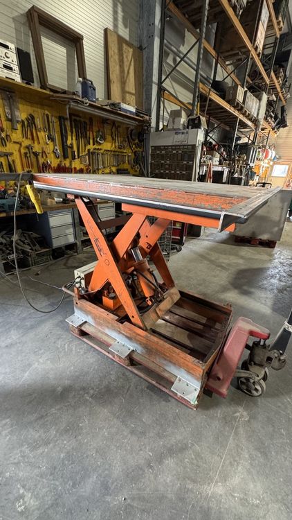 Robuster Scherenhubtisch, gebraucht (Gebraucht) in Dintikon für CHF 800 ...
