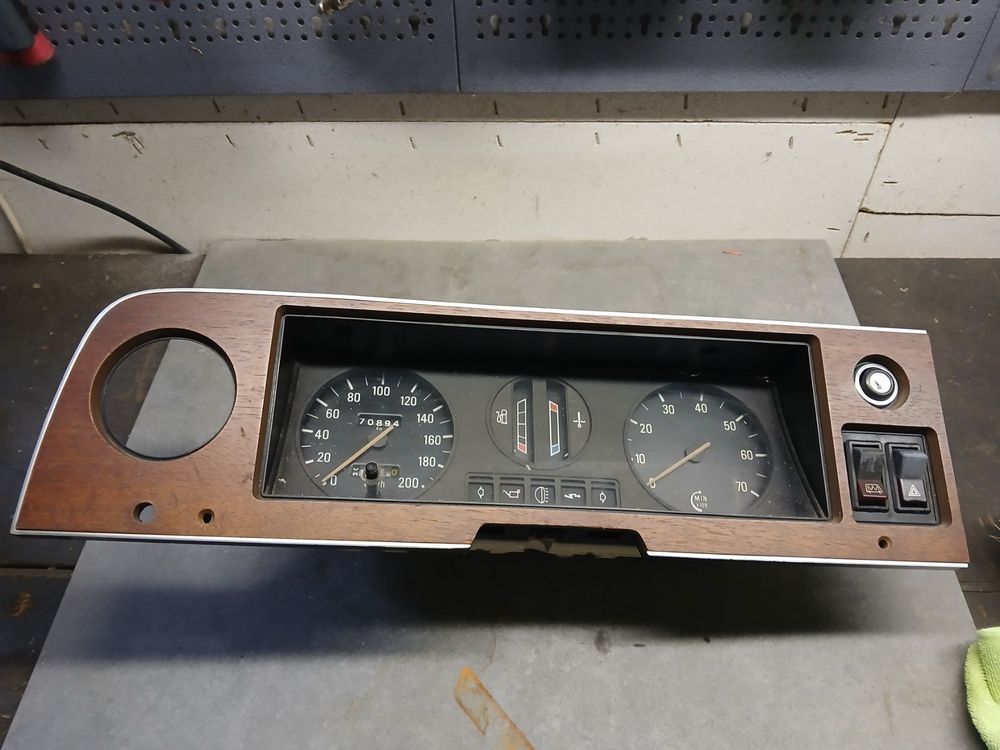 Tacho Ford Taunus Armaturenbrett (Gebraucht) in hellikon für CHF 25 ...