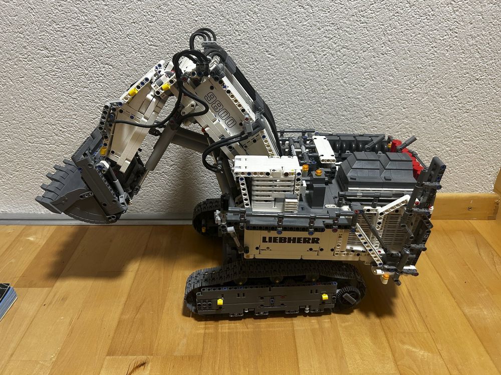 LEGO Technic Liebherr Bagger R 9800 42100 | Kaufen auf Ricardo
