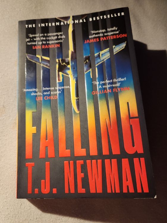 BOOK Falling by T.J. Newman ENGLISH (Gebraucht) in St. Gallen für CHF 6 ...