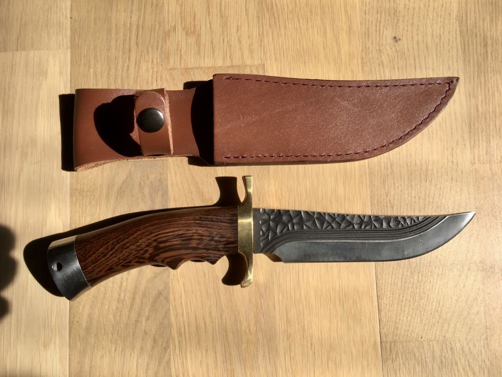 Schönes Scharfes Messer mit Leder Scheide. (Neu (gemäss Beschreibung ...