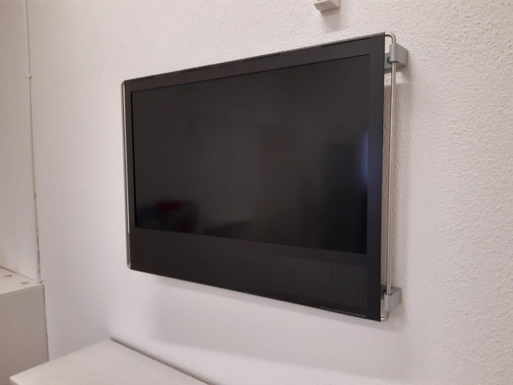 Full-HD LED-Smart-TV Beoplay V1-40, Bang&Olufsen m.Wandhalt. (Gebraucht ...