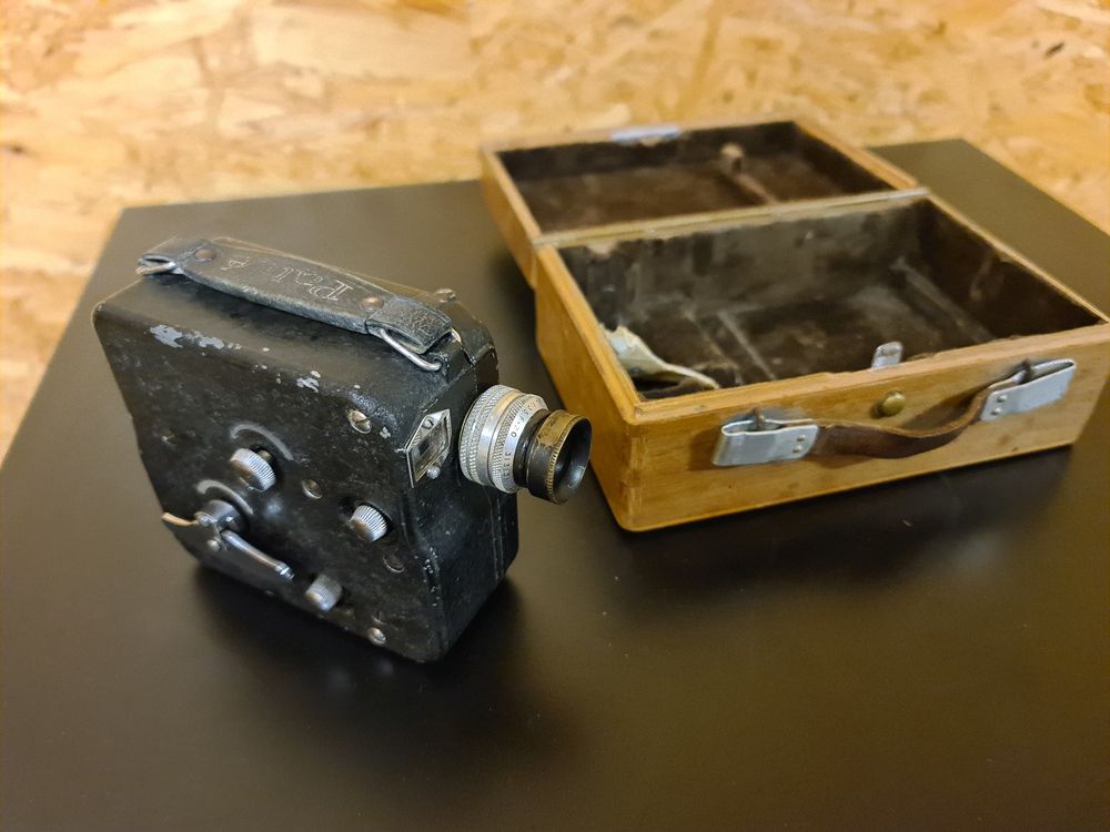 Alte Filmkamera (Gebraucht) in Ibach für CHF 25 – mit Lieferung auf ...