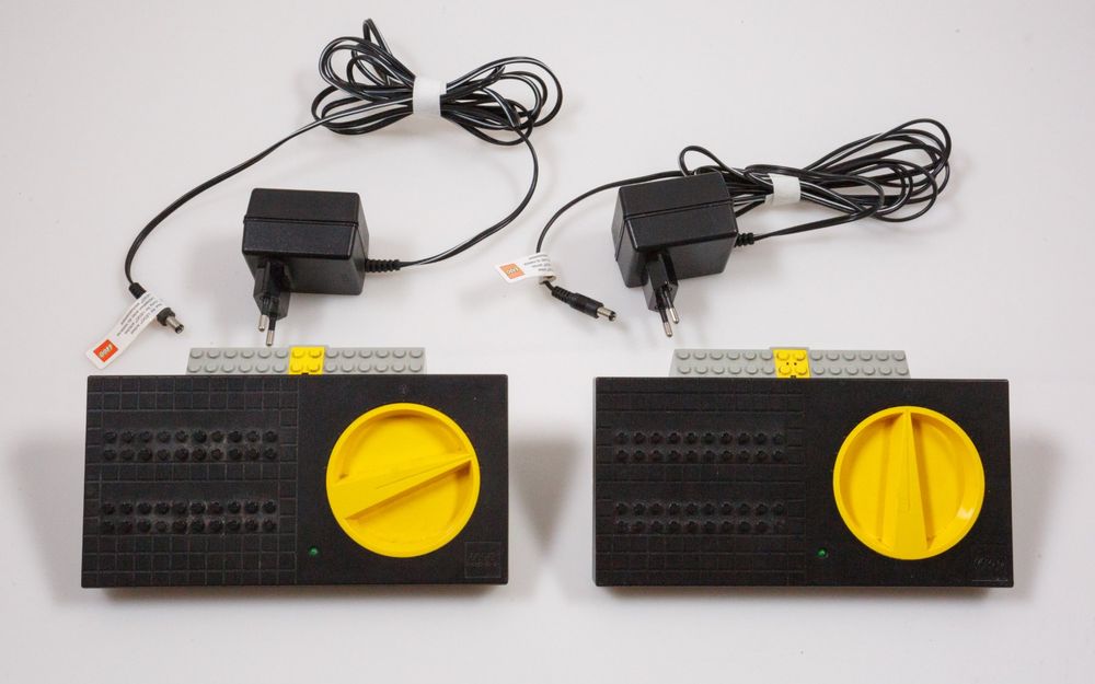 2 Stück - LEGO 9V Transformator (Trafo) mit Netzteil (Gebraucht) in für ...