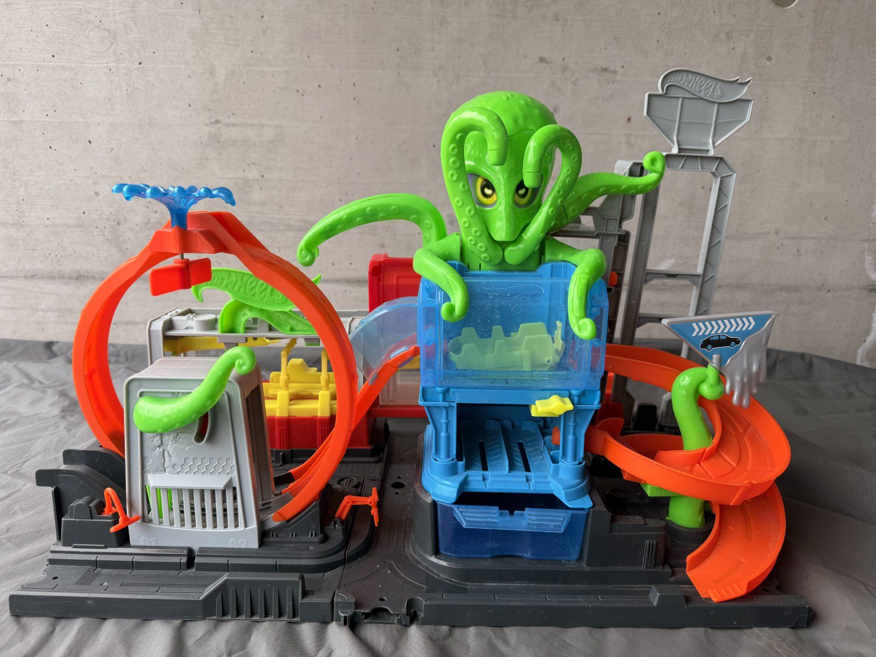 Hot Wheels City Color Reveal ultimative Auto-Waschanlage (Gebraucht) in ...