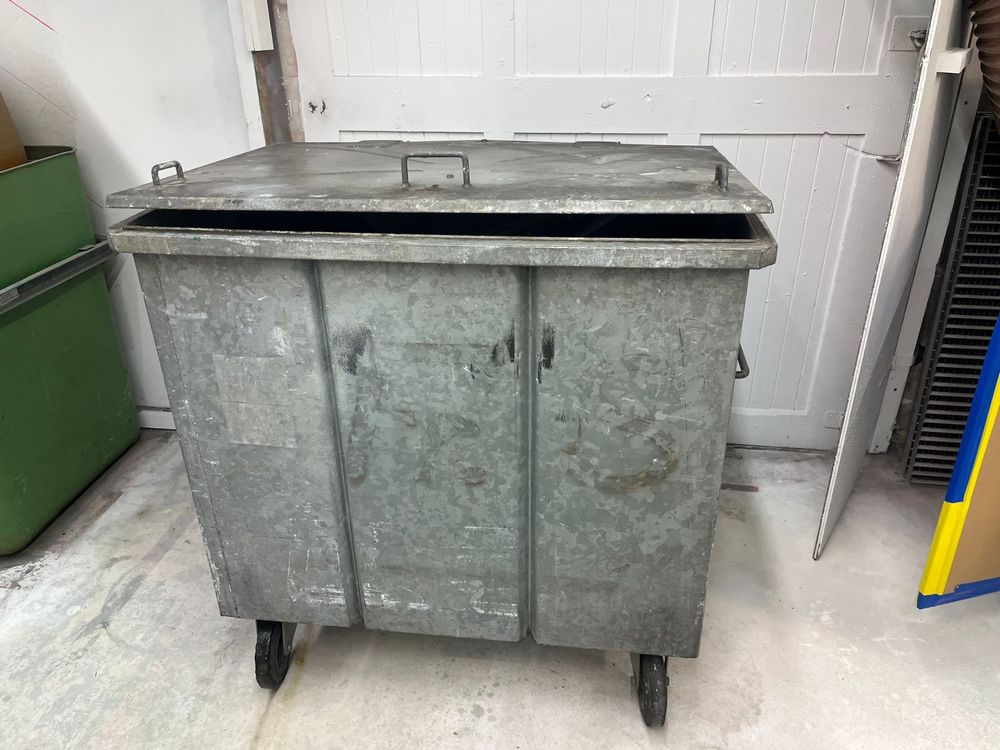 Container 800 Liter (Gebraucht) in Wiggen für CHF 175 – nur Abholung ...