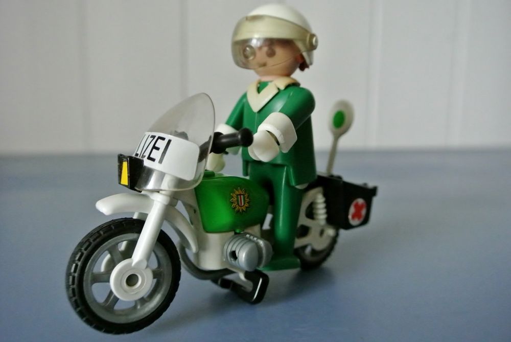 Vintage Playmobil Polizei-Motorrad # 3564-A von 1982 (Gebraucht) in Zell ZH für CHF 7 – mit ...