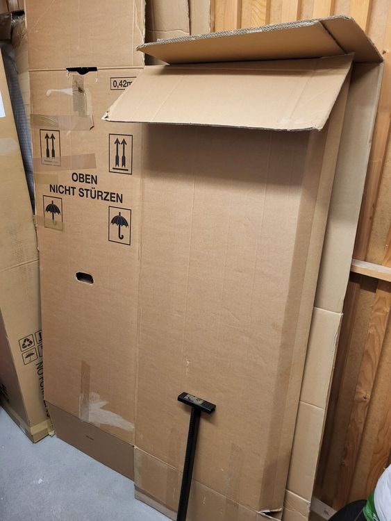 Kleiderbox Umzug x2 (Gebraucht) in Schlieren für CHF 5 – nur Abholung ...