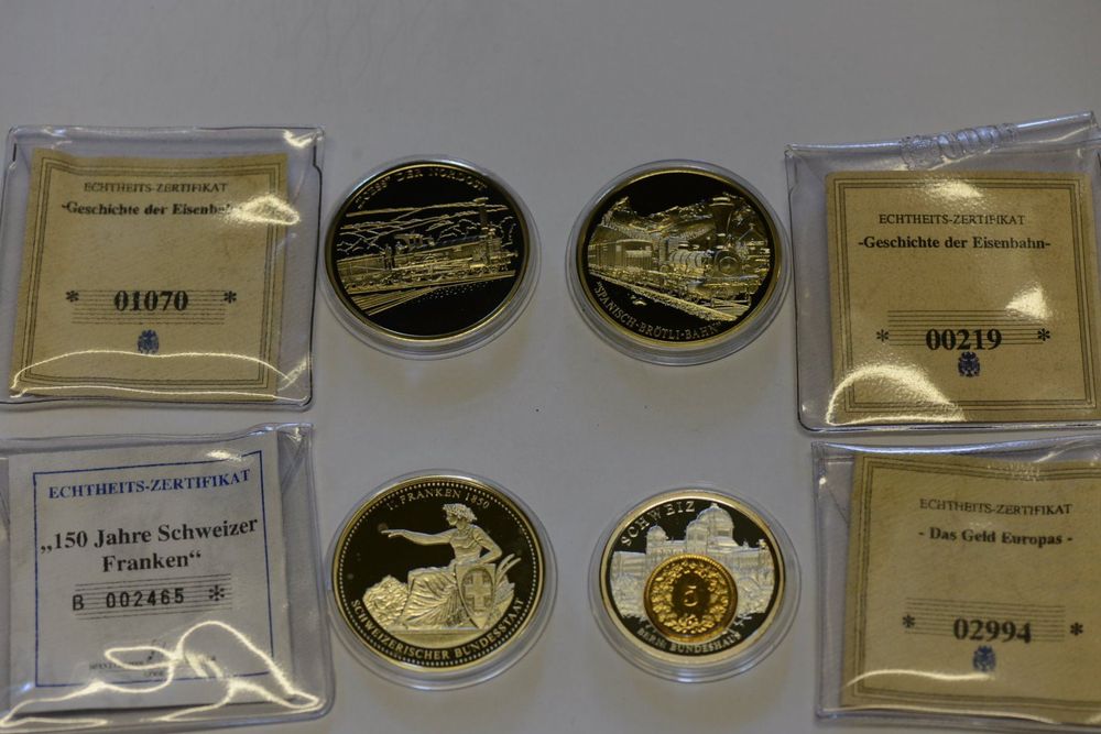 4 versch. Medaillen Schweiz (Neu und originalverpackt) in Herisau für CHF 19 – mit Lieferung auf ...