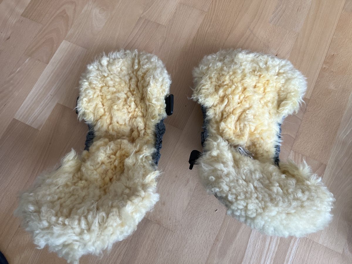 Kaiser Lammfell-Handmuff/Handschuhe für Kinderwagen top! (Gebraucht) in ...