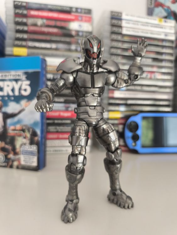 Action Figure Marvel Legends Ultron 2012 - Come Nuovo! (Usato) a ...