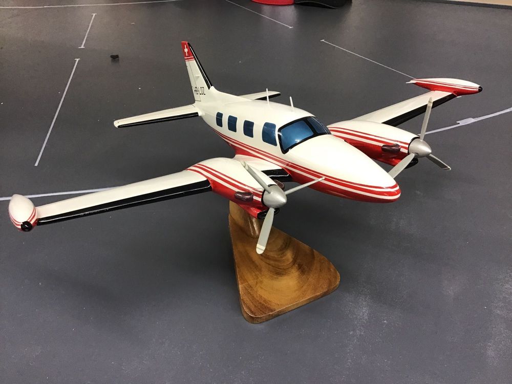 Piper Cheyenne II PA-31T-620 Holz 1:25 (Gebraucht) in Männedorf für CHF ...