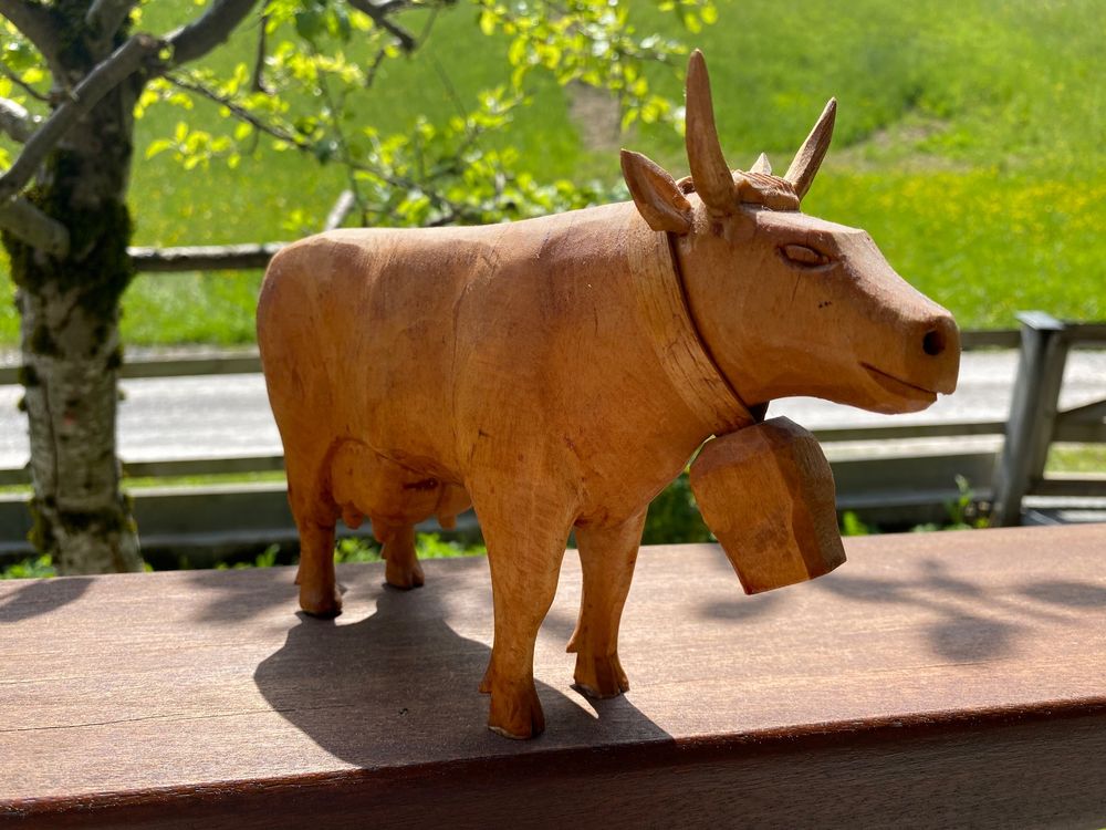 Alte Kuh aus Holz handgeschnitzt | Kaufen auf Ricardo
