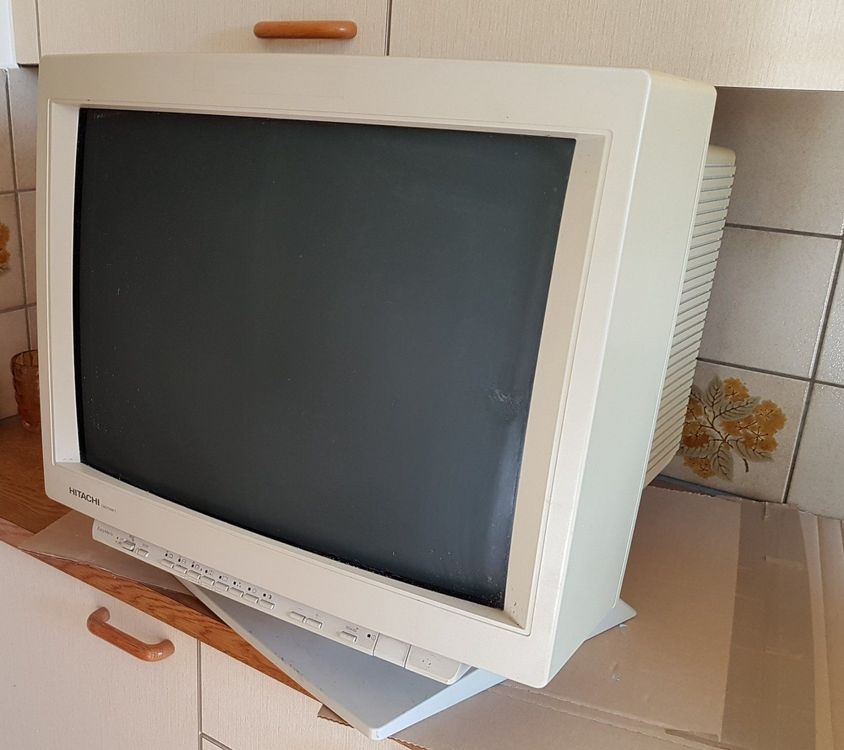 Hitachi CM2112MET 21 Zoll CRT (Röhrenmonitor) (D'occasion) à Ottikon ...