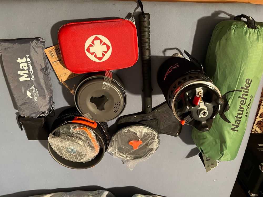 Camping set (Neu und originalverpackt) in Flaach für CHF 140 – nur ...