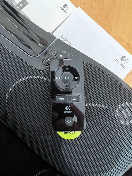 Logitech Rechargeable Speaker S715i | Kaufen auf Ricardo Logitech Rechargeable Speaker S715i | Kaufen auf Ricardo
