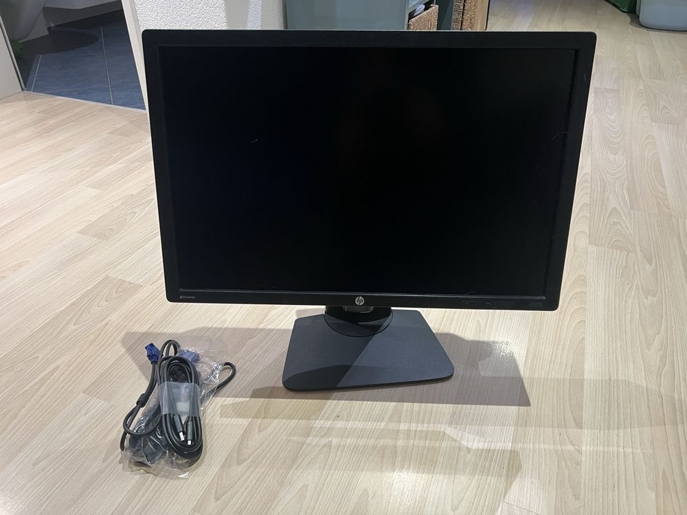 HP ZDisplay Z24i 24 Zoll Monitor, HDMI, VGA, DVI (Gebraucht) in ...