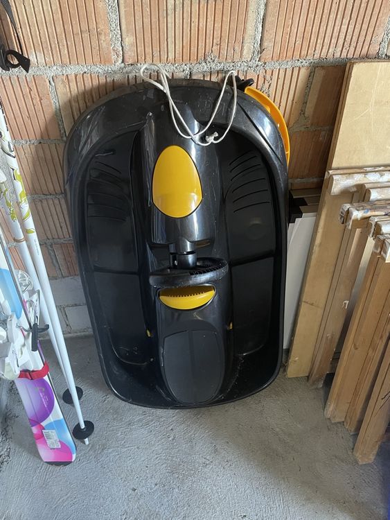 Cooler, schwarzer Bob Schlitten (Gebraucht) in Wahlen b. Laufen für CHF 5 – nur Abholung auf ...