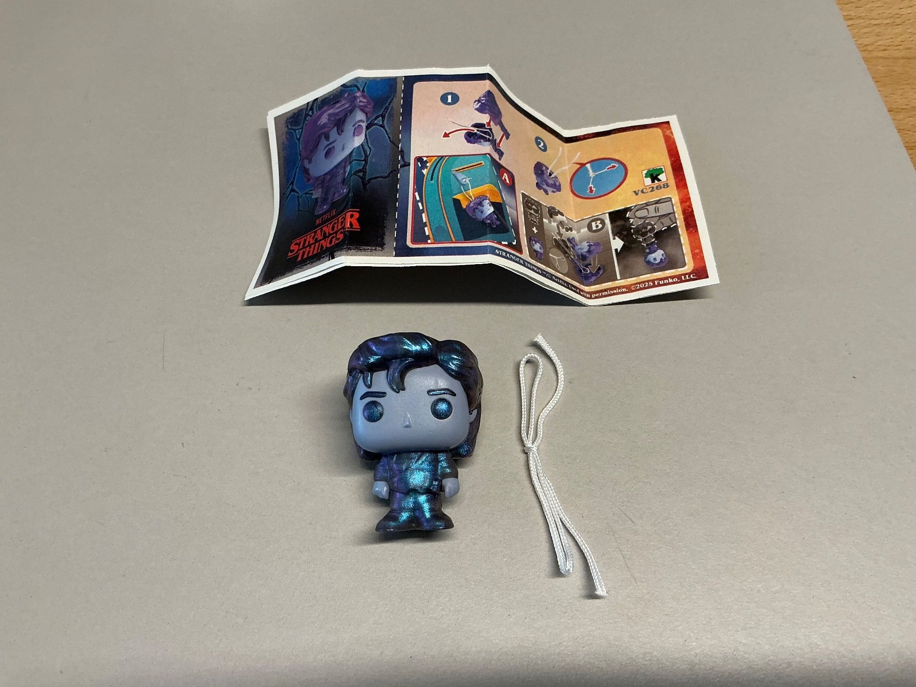 Kinder Joy Stranger Things Steve (Upside down) (Neu (gemäss ...