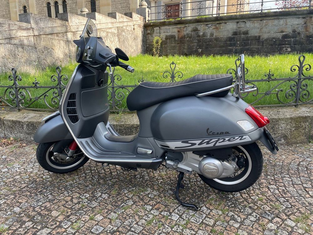 Piaggio Vespa GTS Super 300 (Gebraucht) in Zürich für CHF 3400 – nur Abholung auf Ricardo kaufen