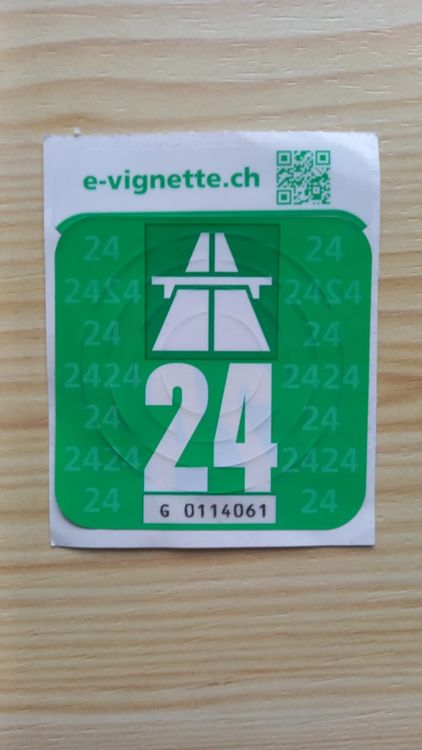 Autobahn Vignette 2024 (Neu und originalverpackt) in Dällikon für CHF 31 – mit Lieferung auf ...