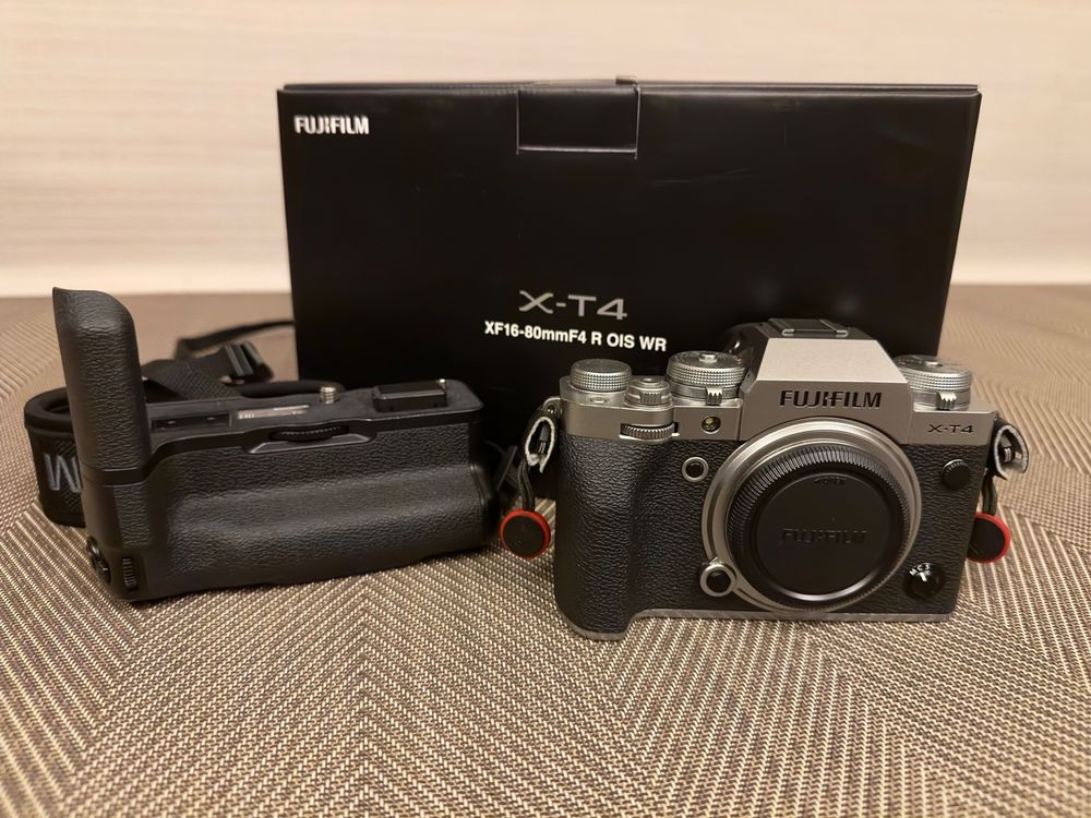 Fujifilm X-T4 Silver + Grip VG-XT4 | Kaufen auf Ricardo