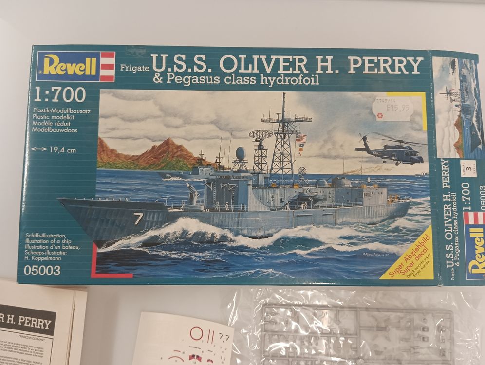 Revell USS Oliver H Perry 1/700 vintage 1996 | Kaufen auf Ricardo