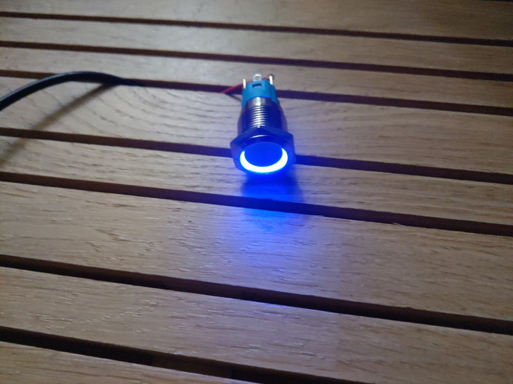 Schalter LED blau 12-24V 16mm (Neu (gemäss Beschreibung)) in Neunkirch ...