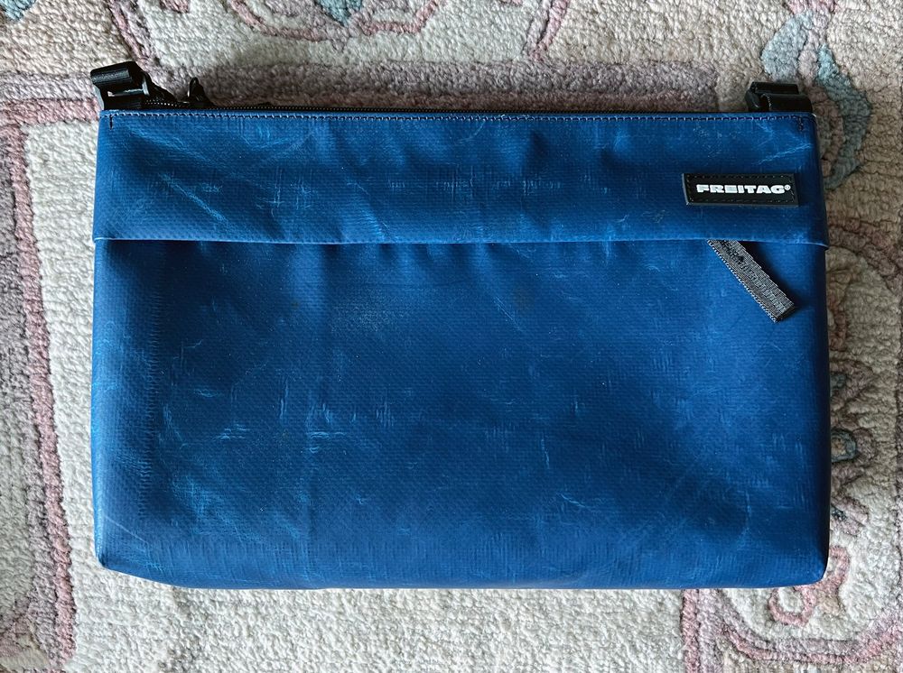 Neue Freitag F553 LOU Umhängetasche, matt blau (Neu (gemäss ...