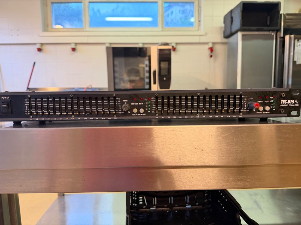 Skytec TEC-015 – 15-Band Graphic Equaliser (19" Rack) (Gebraucht) in ...