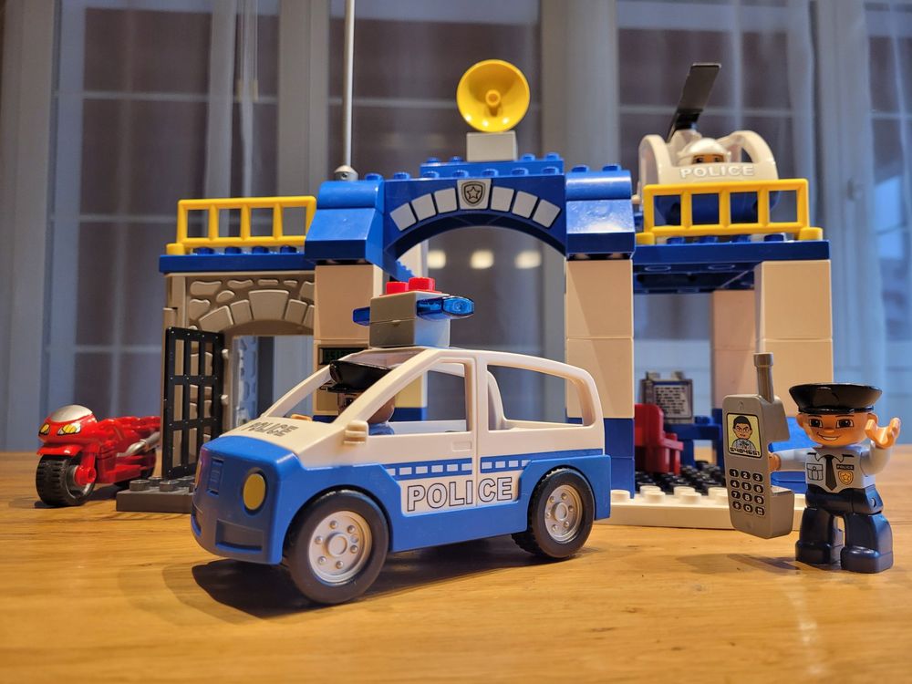 DUPLO Polizeistation mit Gefängnis und Helikopter | Kaufen auf Ricardo