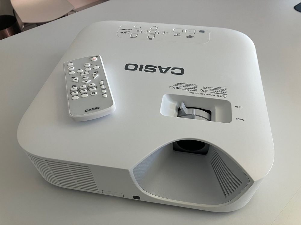 CASIO BEAMER XJ-F211WN (Gebraucht) in Aarau für CHF 150 – mit Lieferung auf Ricardo kaufen