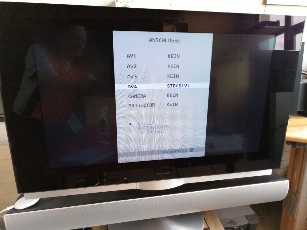 Beovision 7-32 mit Motortischfuss und Soundbar Beolab 7-1 | Kaufen auf ...