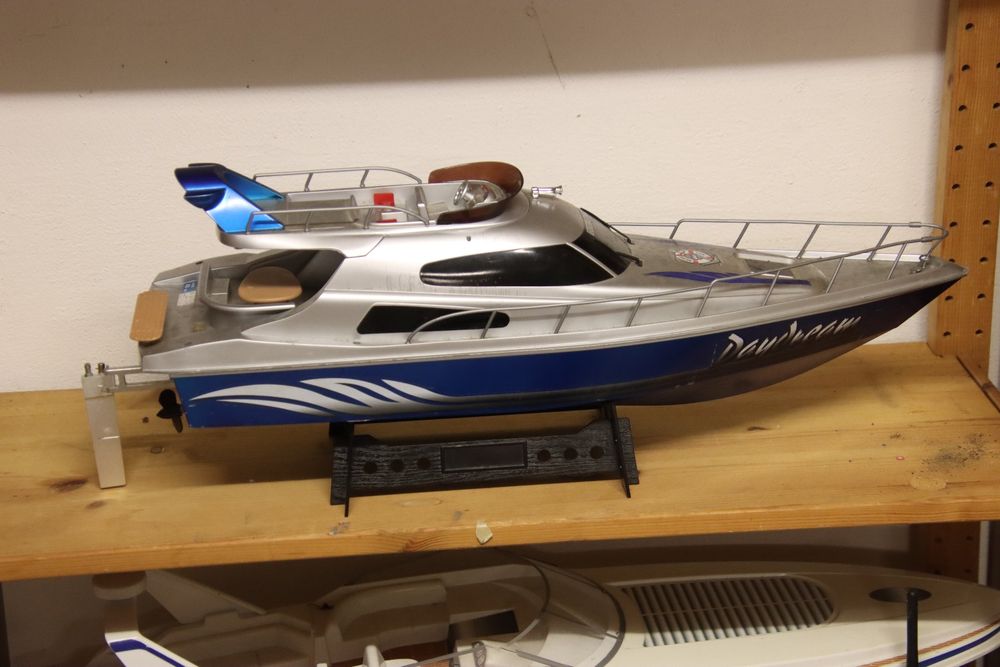 RC Modellschiff Daydream (Gebraucht) in Kriens für CHF 80 – nur ...