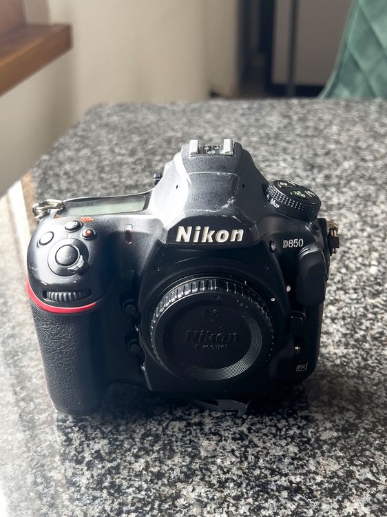 Nikon d850 + MB-D18 Batteriegriff | Kaufen auf Ricardo