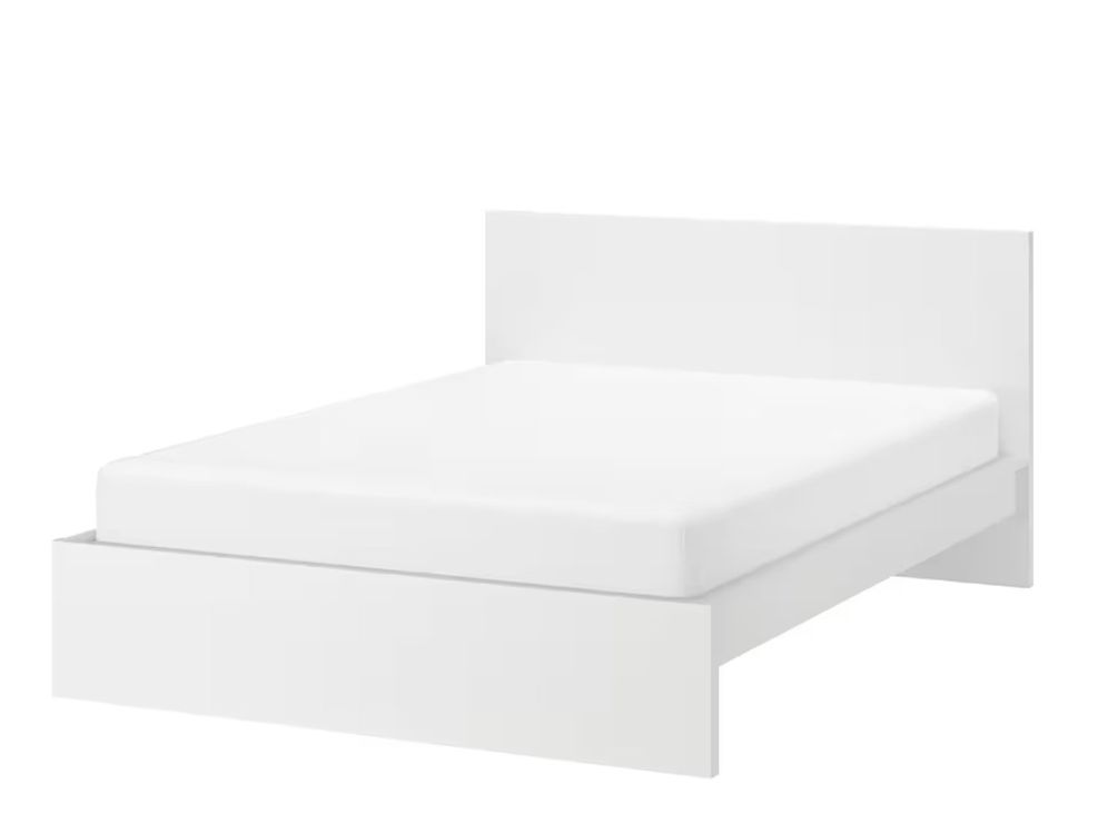 Weisses Bett 140x200
