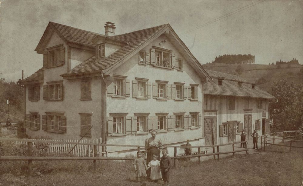 Herisau. Wohnhaus mit Scheune, Bauernfamilie (Gebraucht) in Bronschhofen für CHF 86 – mit ...